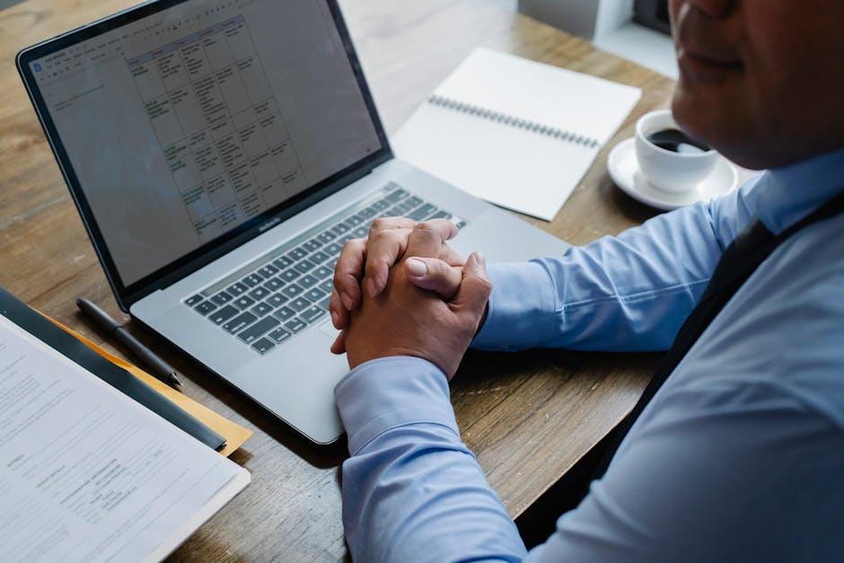 Hot Desking vs. Desk Hoteling: Which is Right for Your Office?